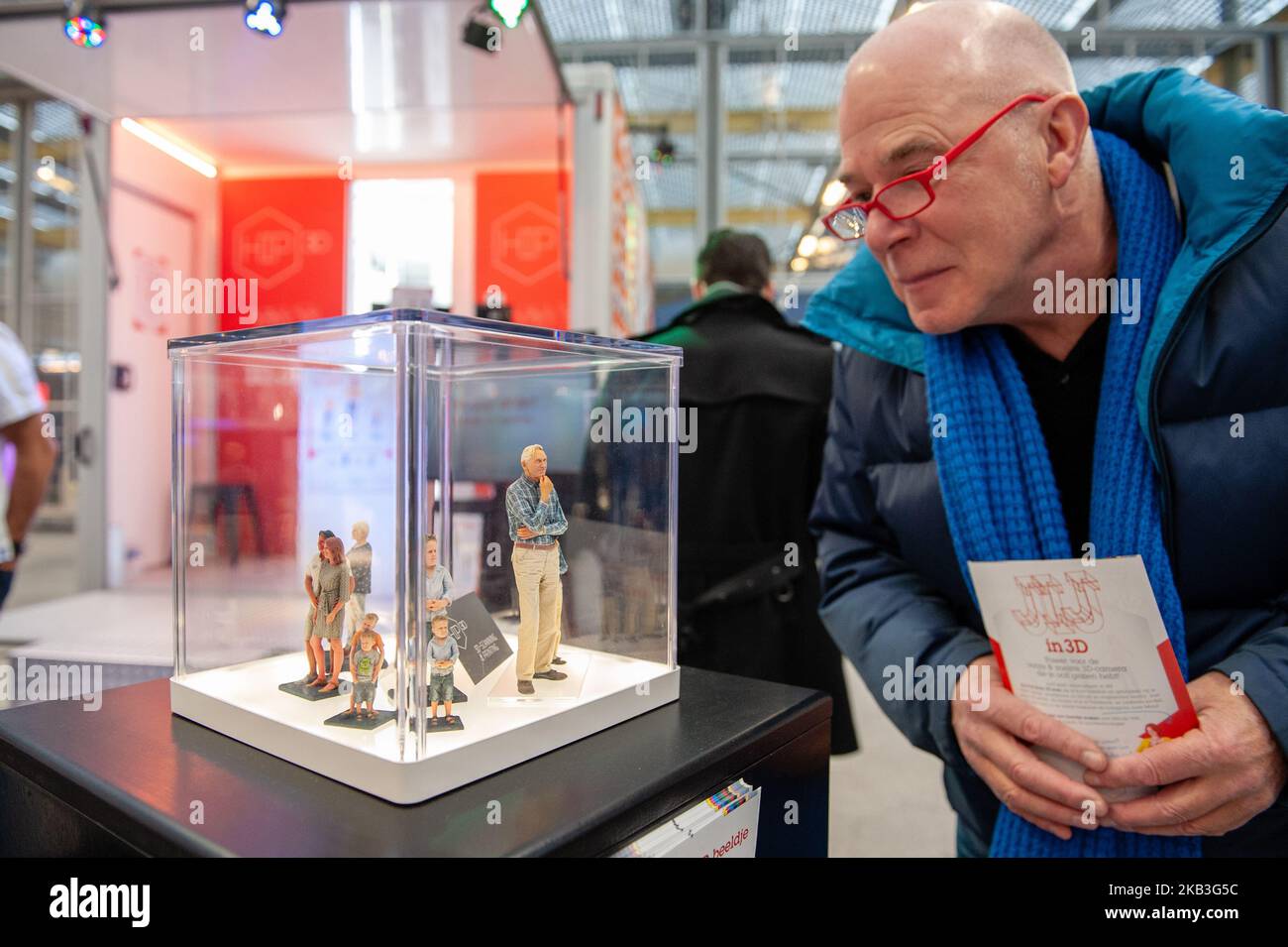 HIP3D creates a digital 3D model and physical statue from 6 cm high is ...