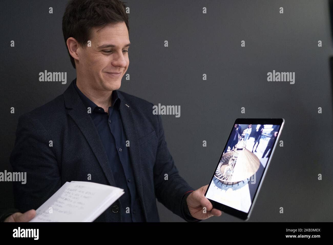 Christian Galvez during the presentation of the exhibition "Leonardo da ...