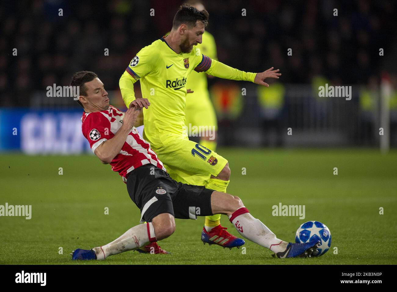 Messi fouled argentina hi-res stock photography and images - Alamy