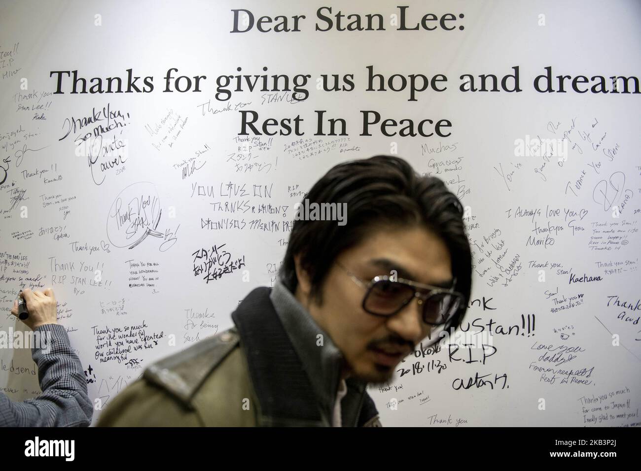Visitors pay tribute to Stan Lee, comic book legend during Tokyo Comic ...
