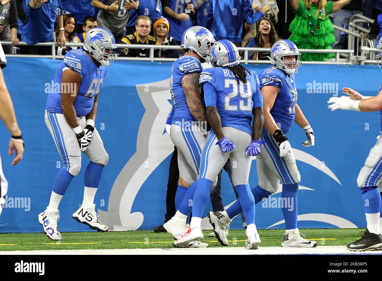 Offensive guard tyrell crosby hi-res stock photography and images - Alamy
