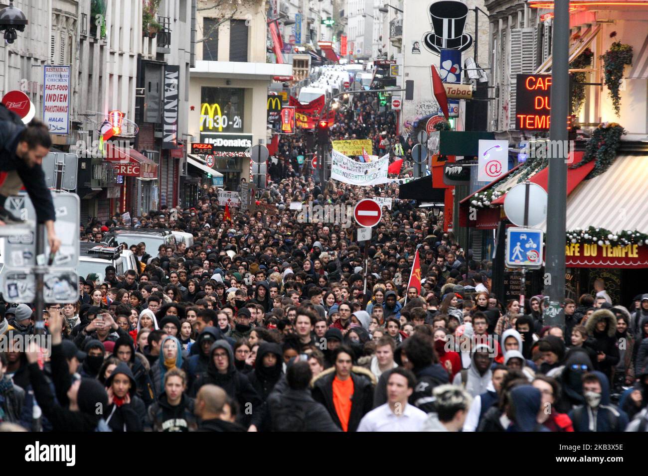 Educational demonstration france hi-res stock photography and images ...