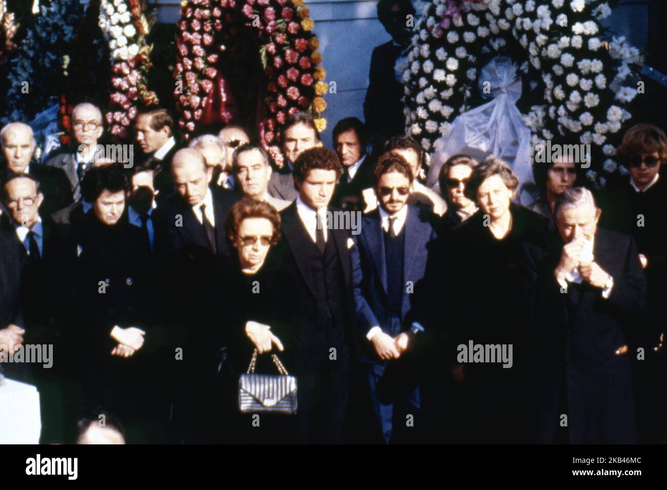 January 15, 1960, New York, New York: Mourners gather for the burial ...