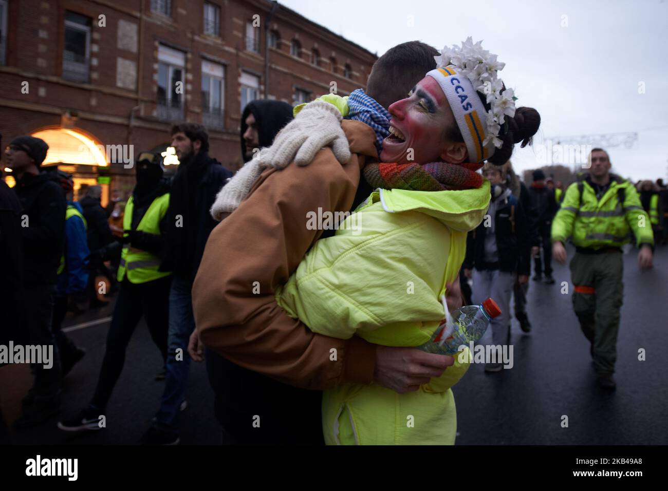 Act VI dubbed 'Revolt' of the Yellow Vest movement begun peacefully but ...