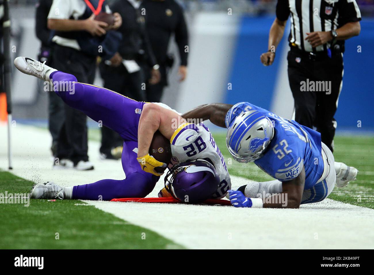 Linebacker christian jones hi-res stock photography and images - Alamy