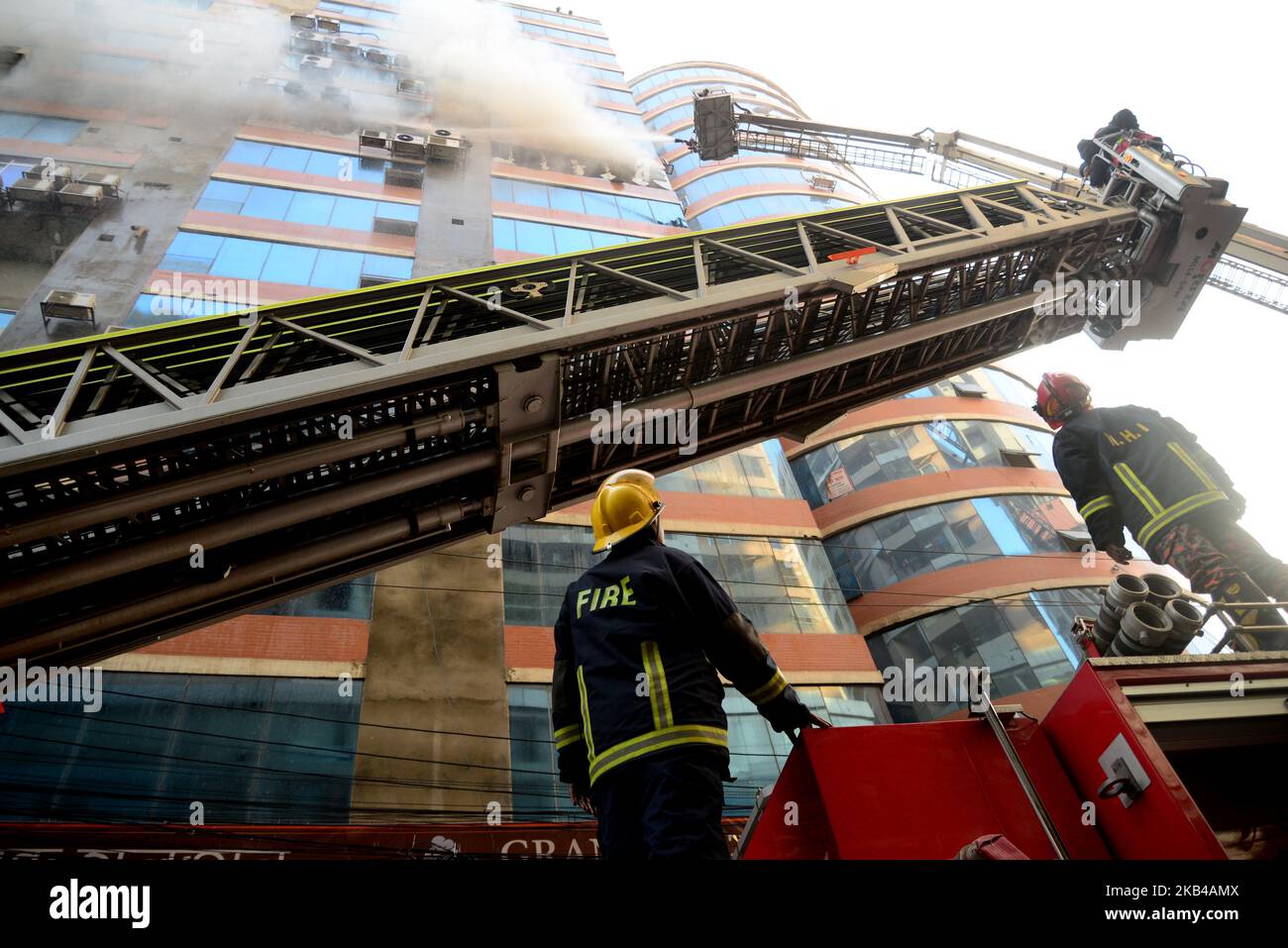 Bangladesh dhaka accident fire fire broke out multi store building hi ...