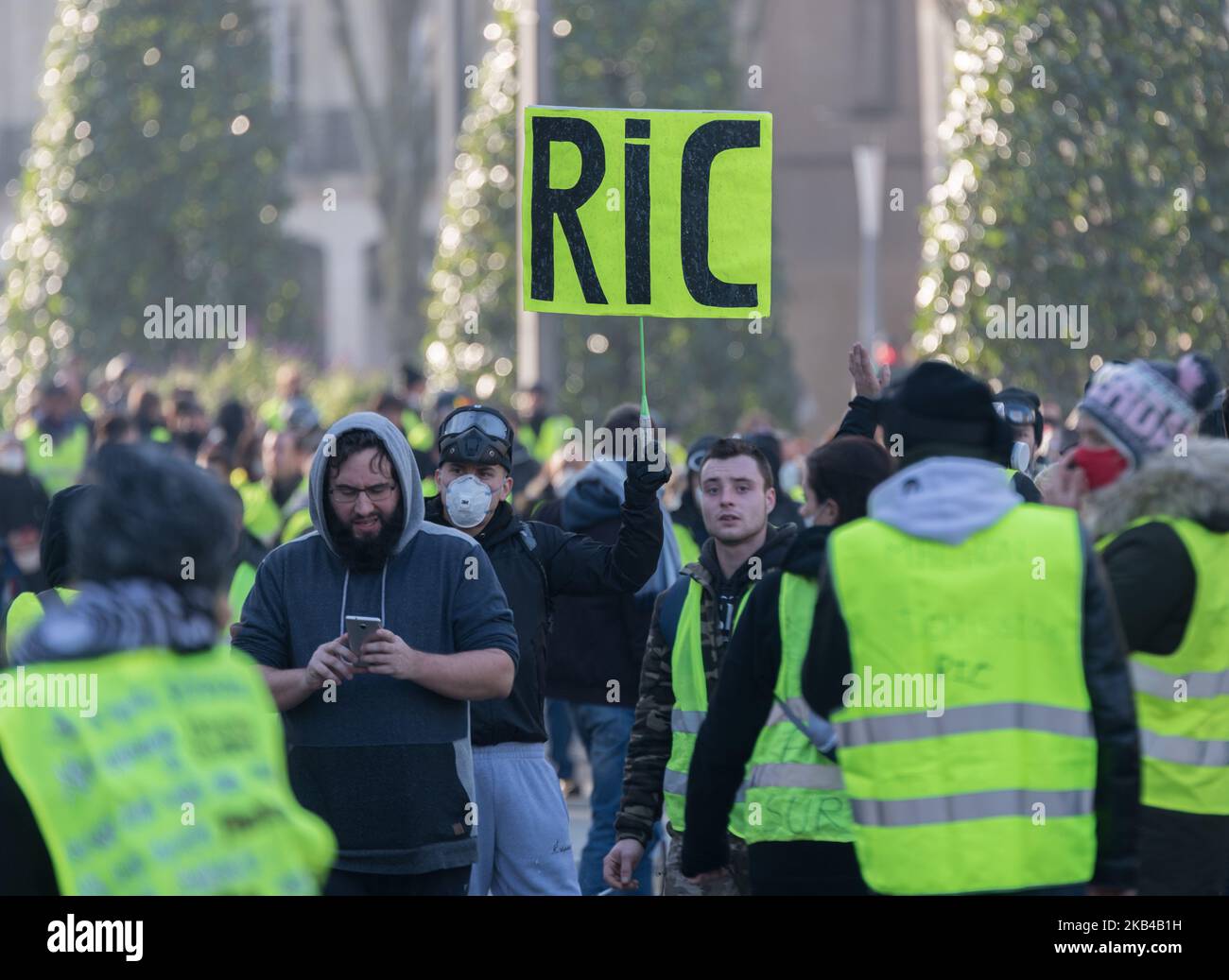 Gilets jaunes normandy hi-res stock photography and images - Alamy