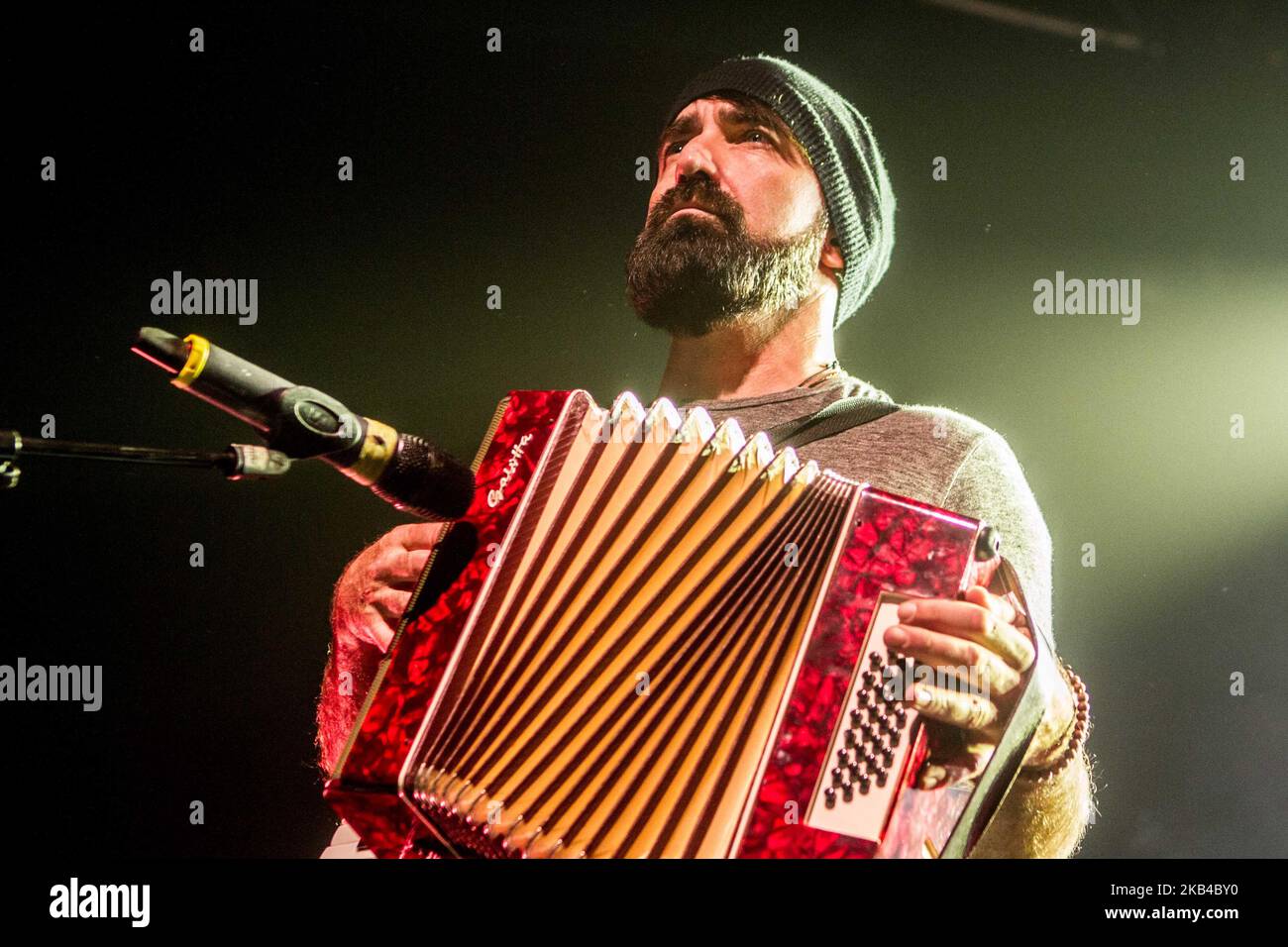 Mike Taylor from Canadian band Walk Off The Earth died in his sleep on ...