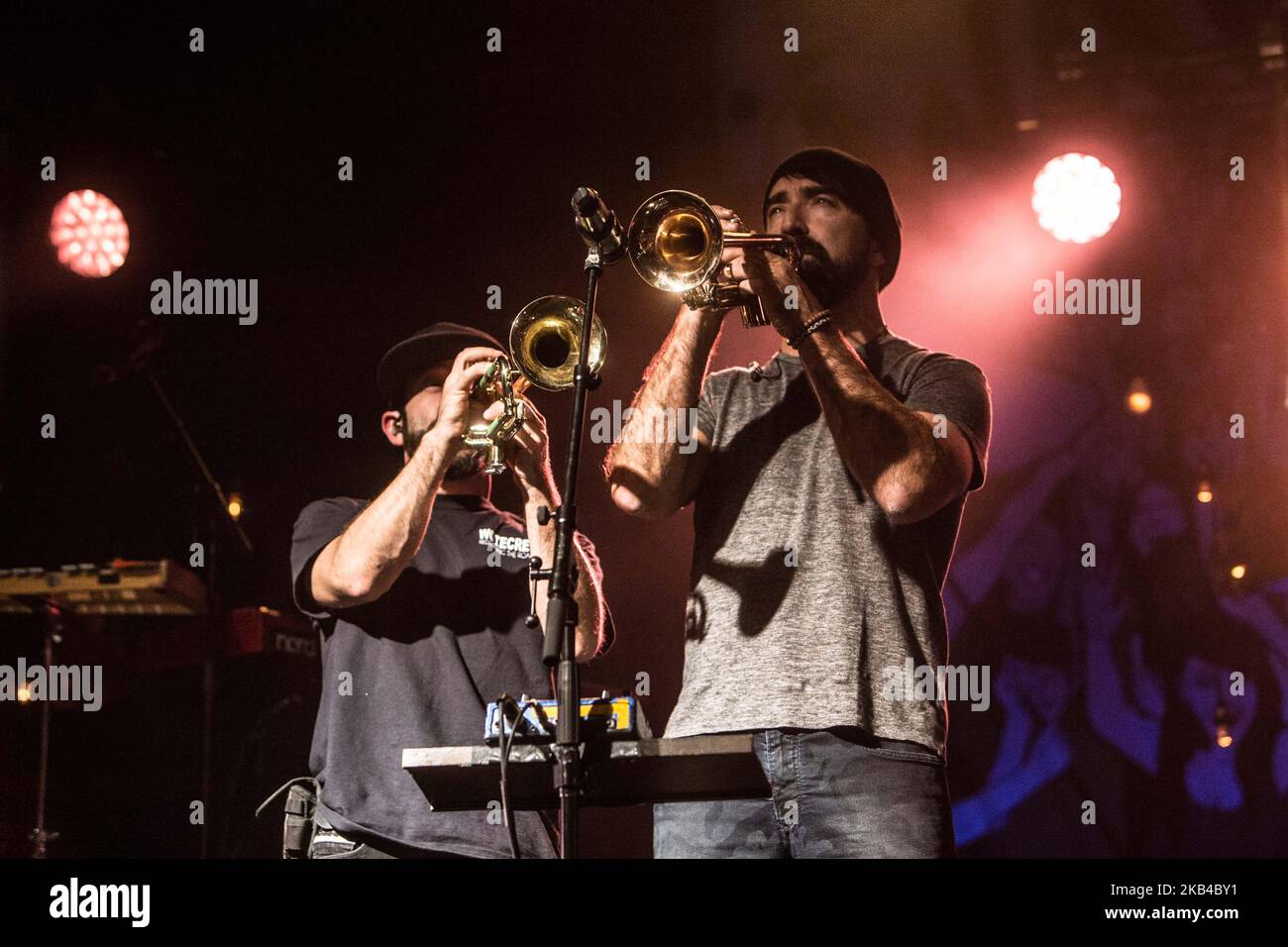 Mike Taylor from Canadian band Walk Off The Earth died in his sleep on ...