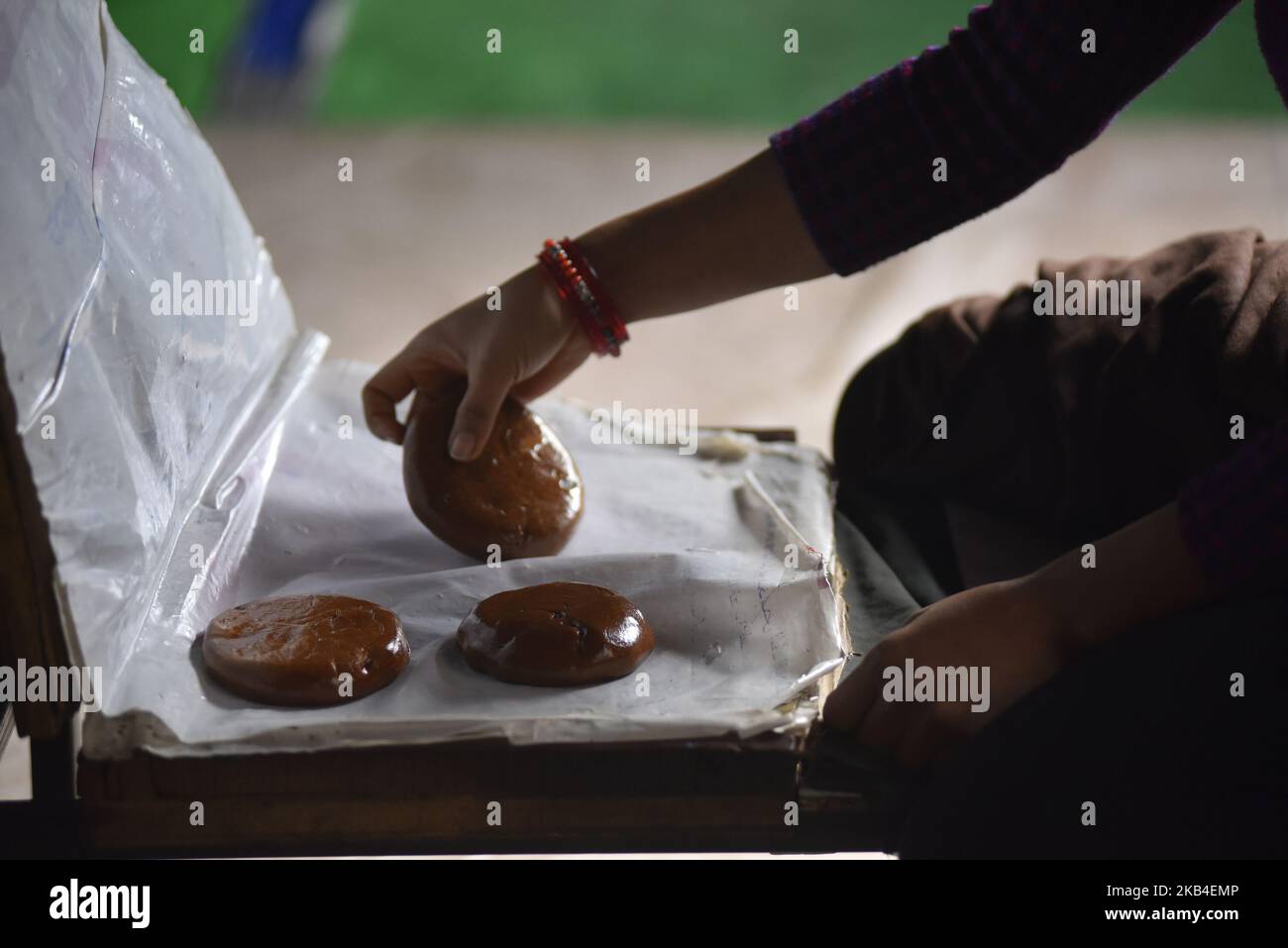 Dark chaku chunk hi-res stock photography and images - Alamy