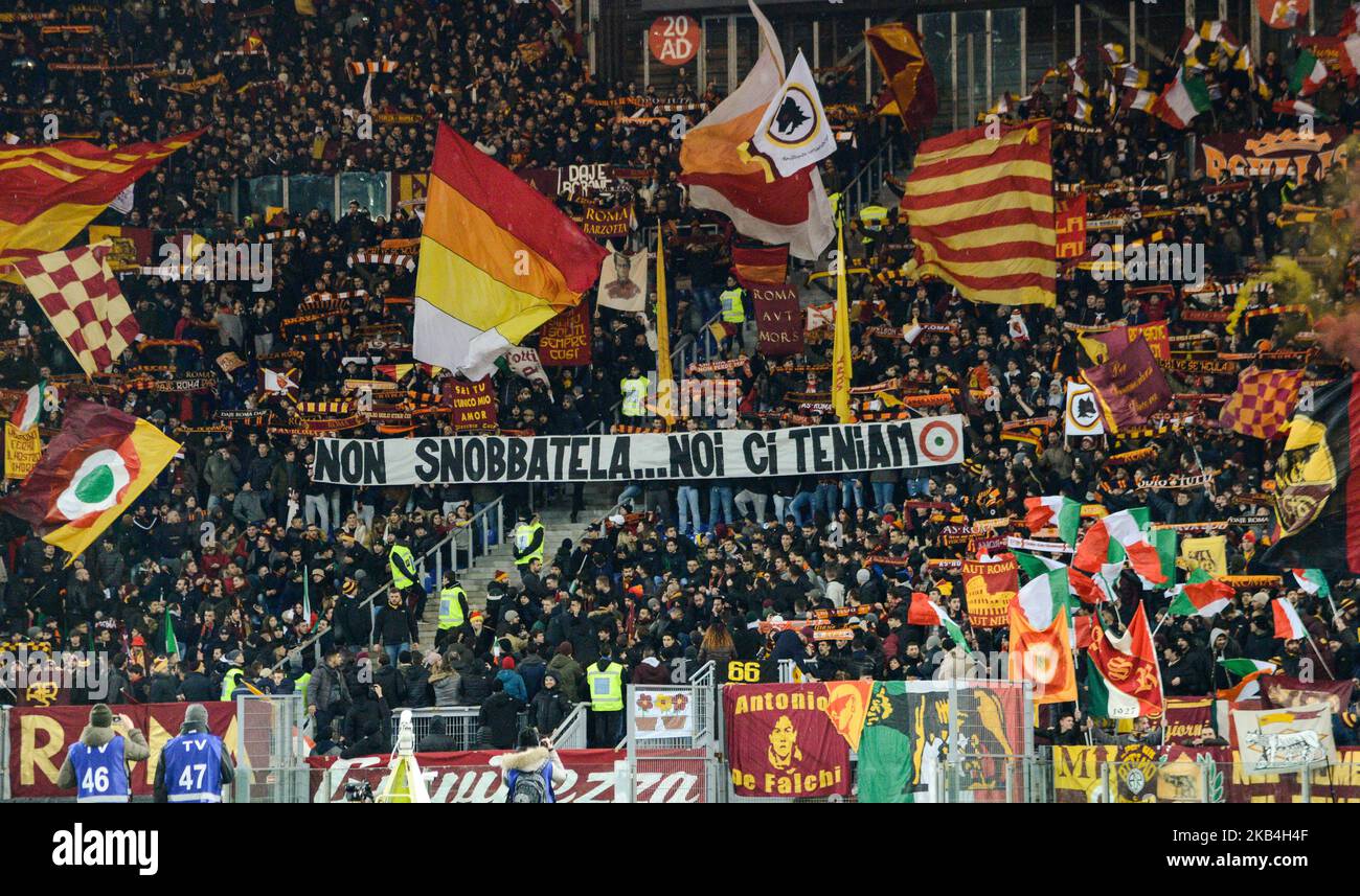 Curva Sud, banner 'Non snobbatela noi ci teniamo' before the Italian ...