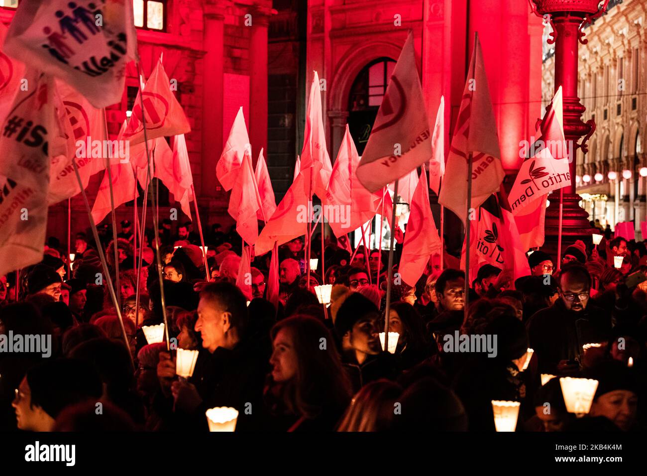 Oxfam and save the children hi-res stock photography and images - Alamy