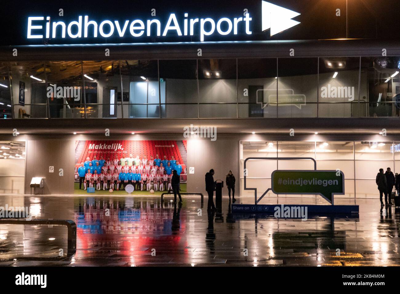 Night view of the Terminal, the main hall and the hotel of Eindhoven ...