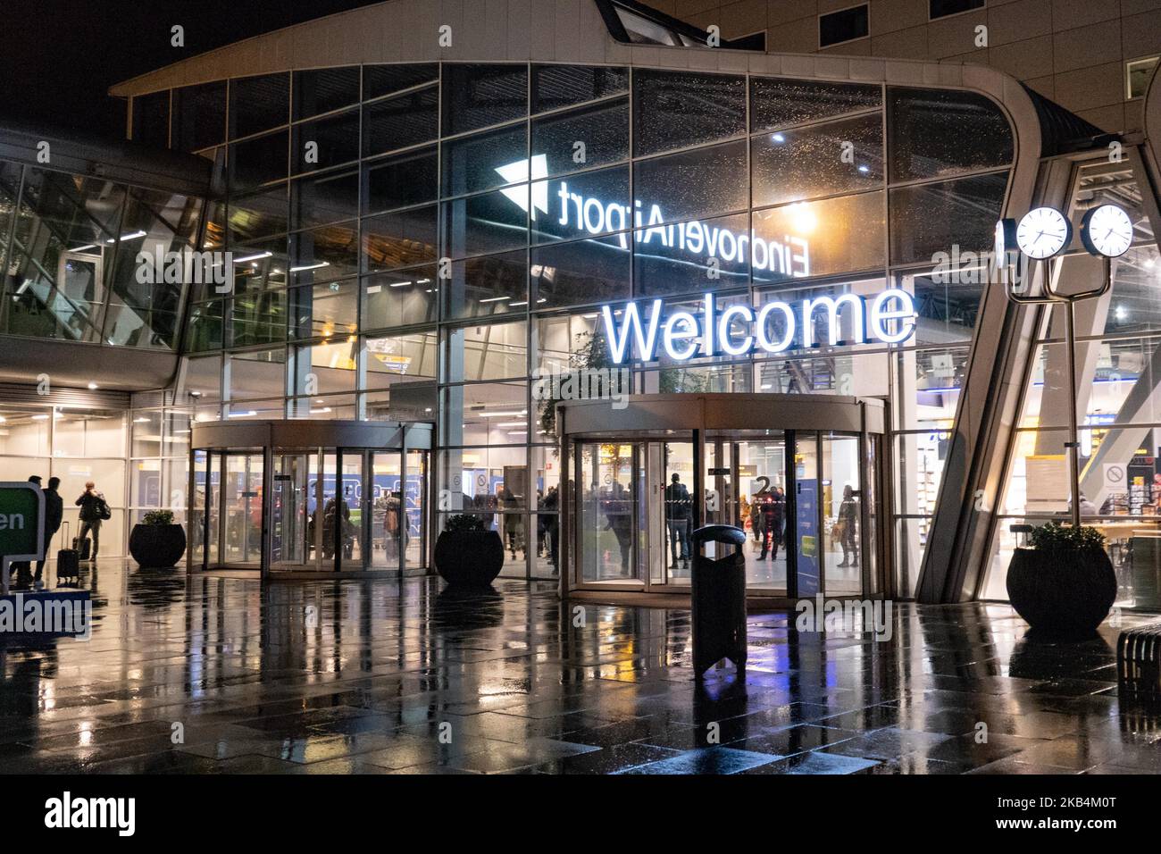 Night view of the Terminal, the main hall and the hotel of Eindhoven ...