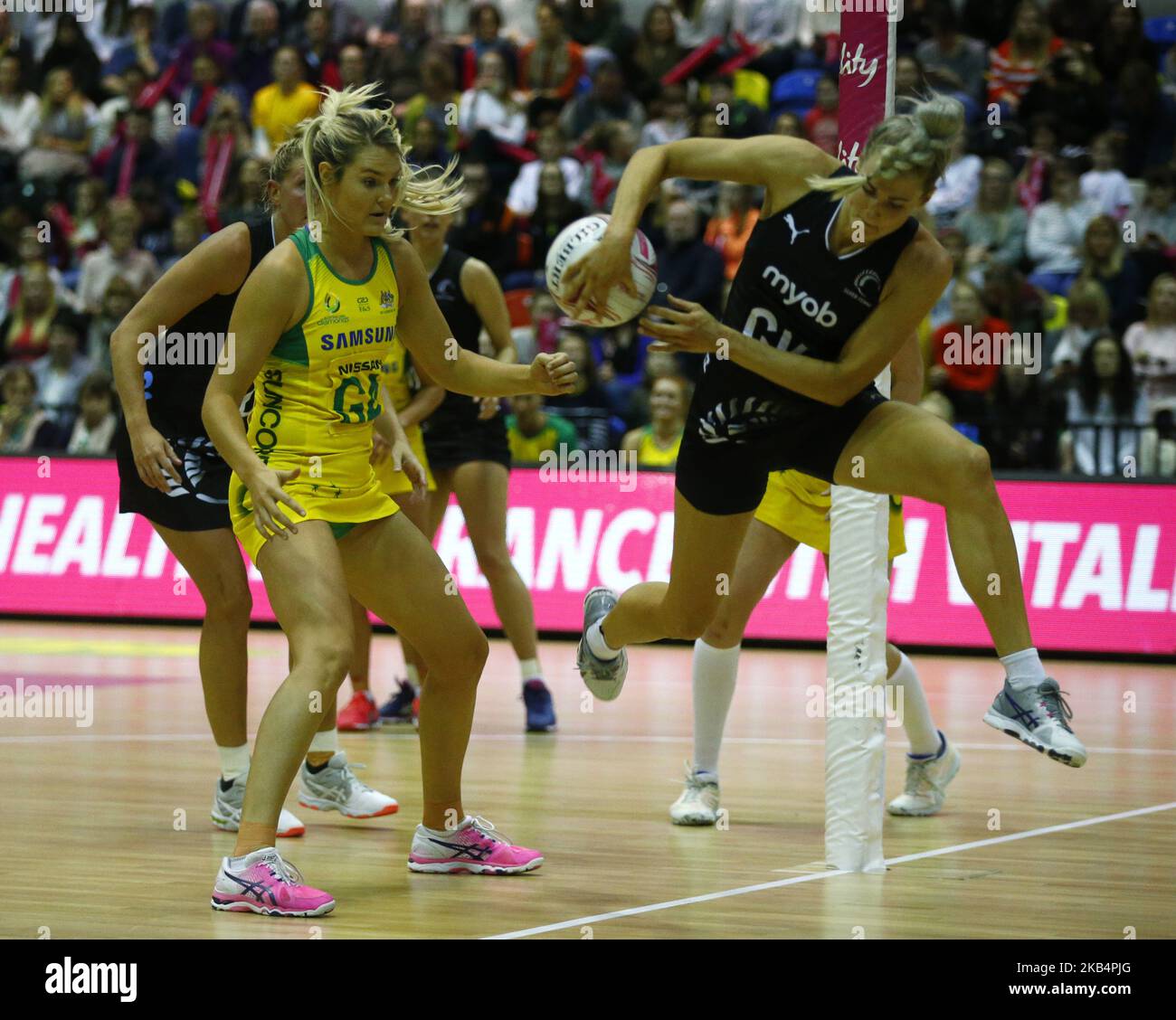 L-R Stephanie Wood of Australia Diamonds and Jane Watson of New Zealand ...
