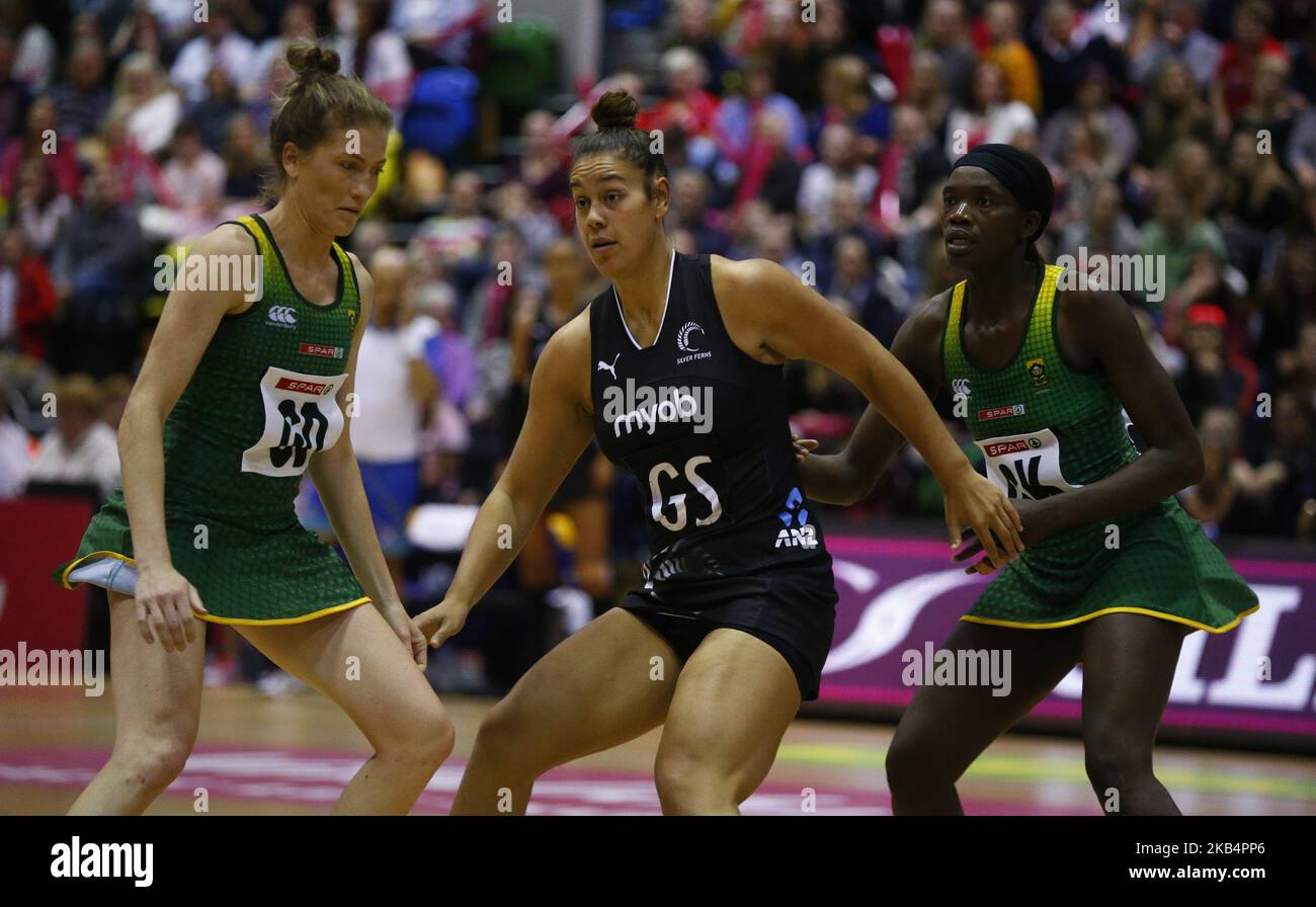 L-R Karla Pretorius of South Africa (SPAR Proteas), Maia Wilson and ...