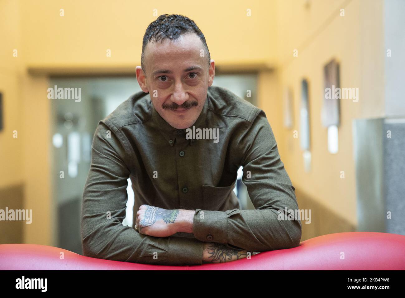 21 hombre hi-res stock photography and images - Alamy