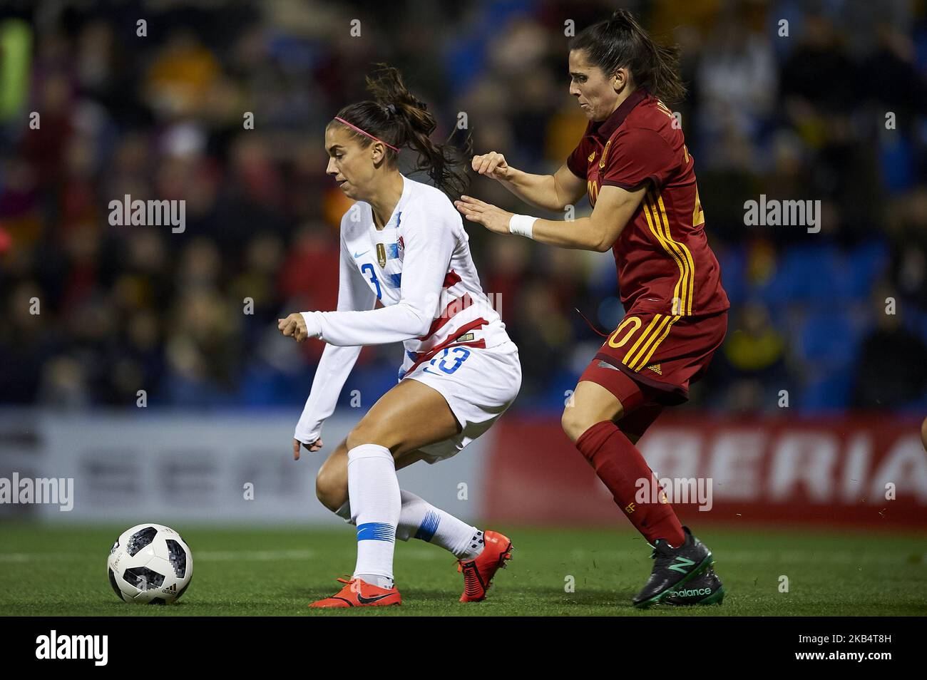 Alex Morgan (Orlando Pride) of USA and Andrea Pereira (Barcelona) of ...