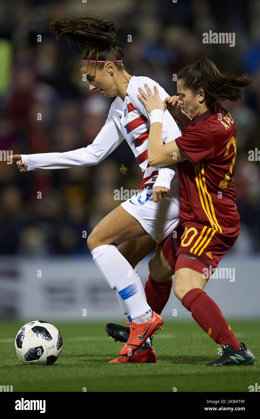 Friendly soccer football spain usa women andrea pereira alex morgan hi ...