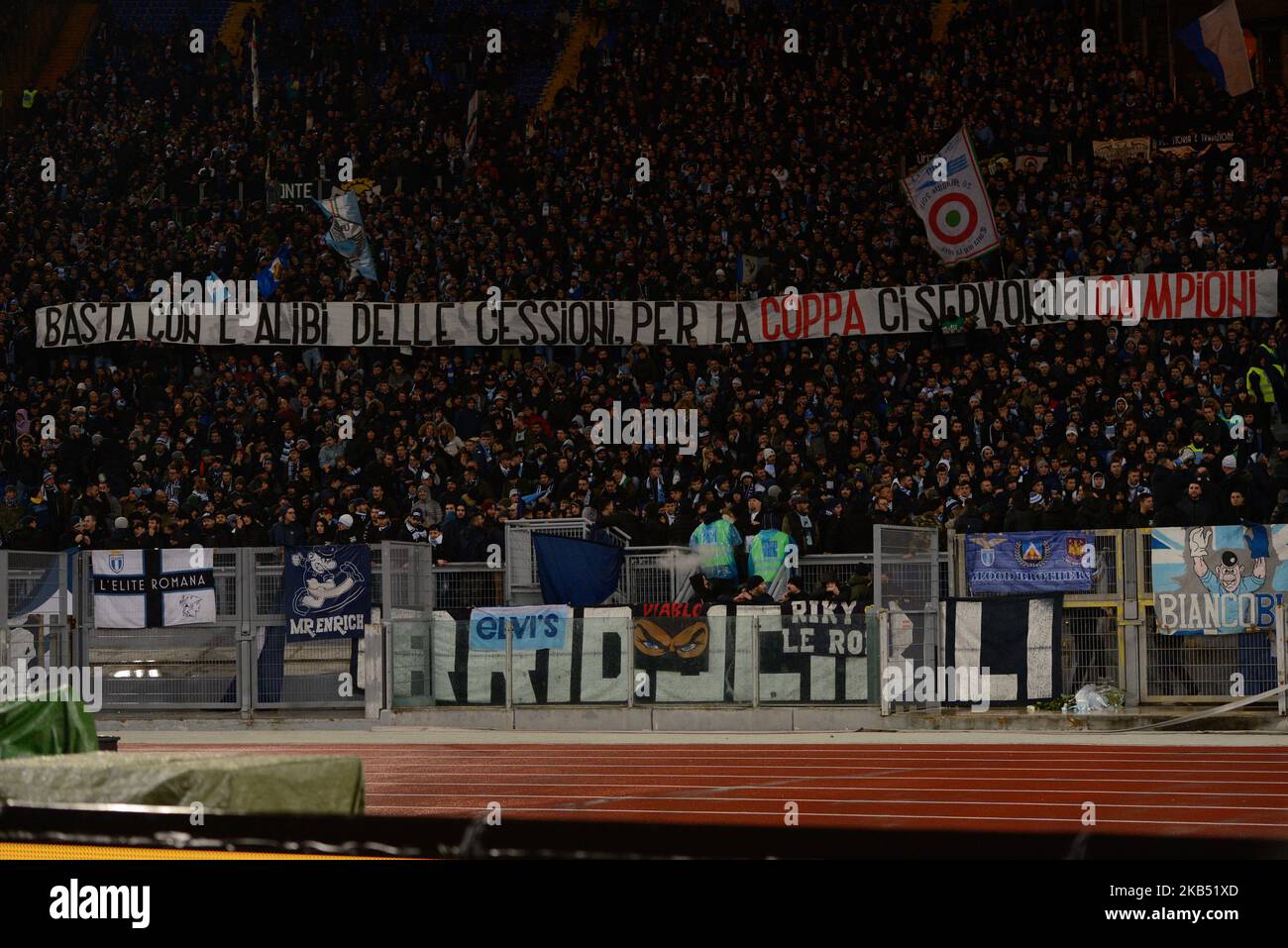 Curva s general hi-res stock photography and images - Alamy