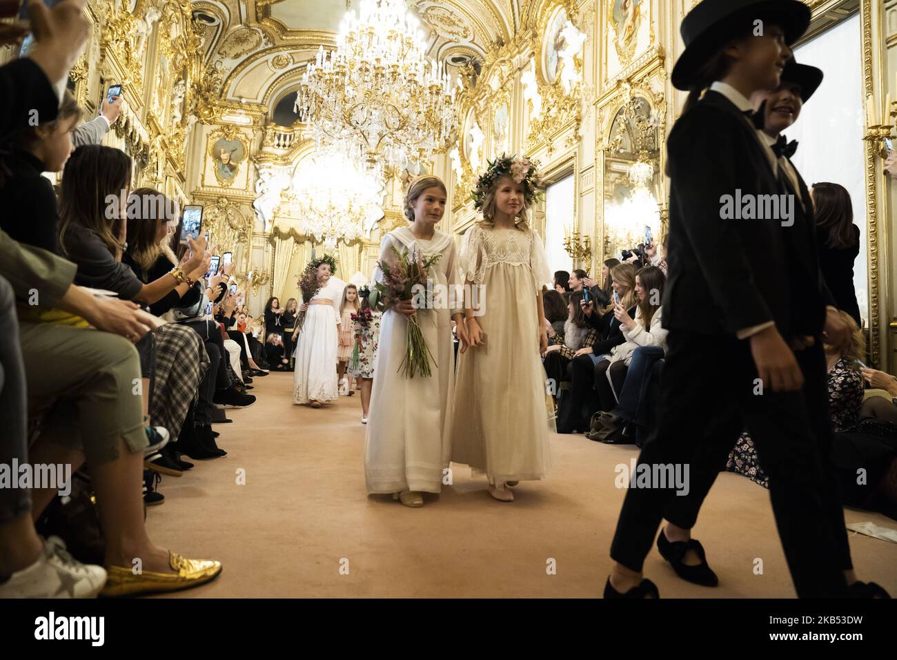 A model girl takes to de catwalk with creations of CharHadas of the The ...