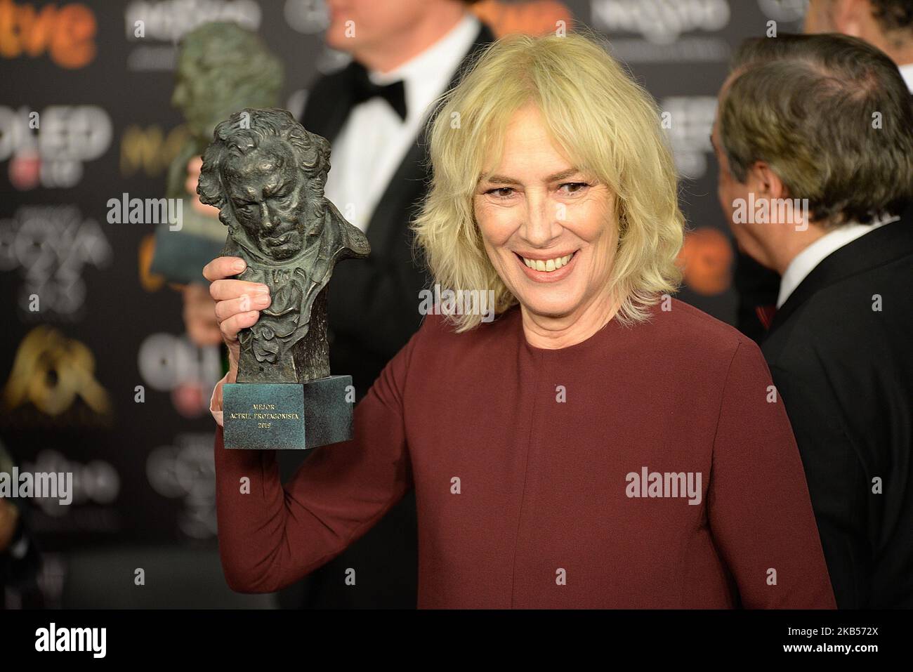 Spanish Actress Susi SÃ¡nchez holds her trophy after wining the best ...