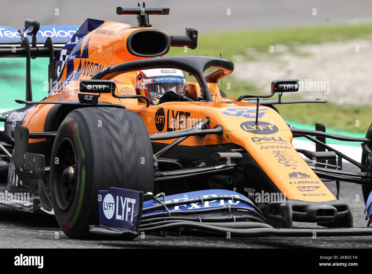 Carlos sainz jr driving the 55 mclaren f1 team hi-res stock photography ...