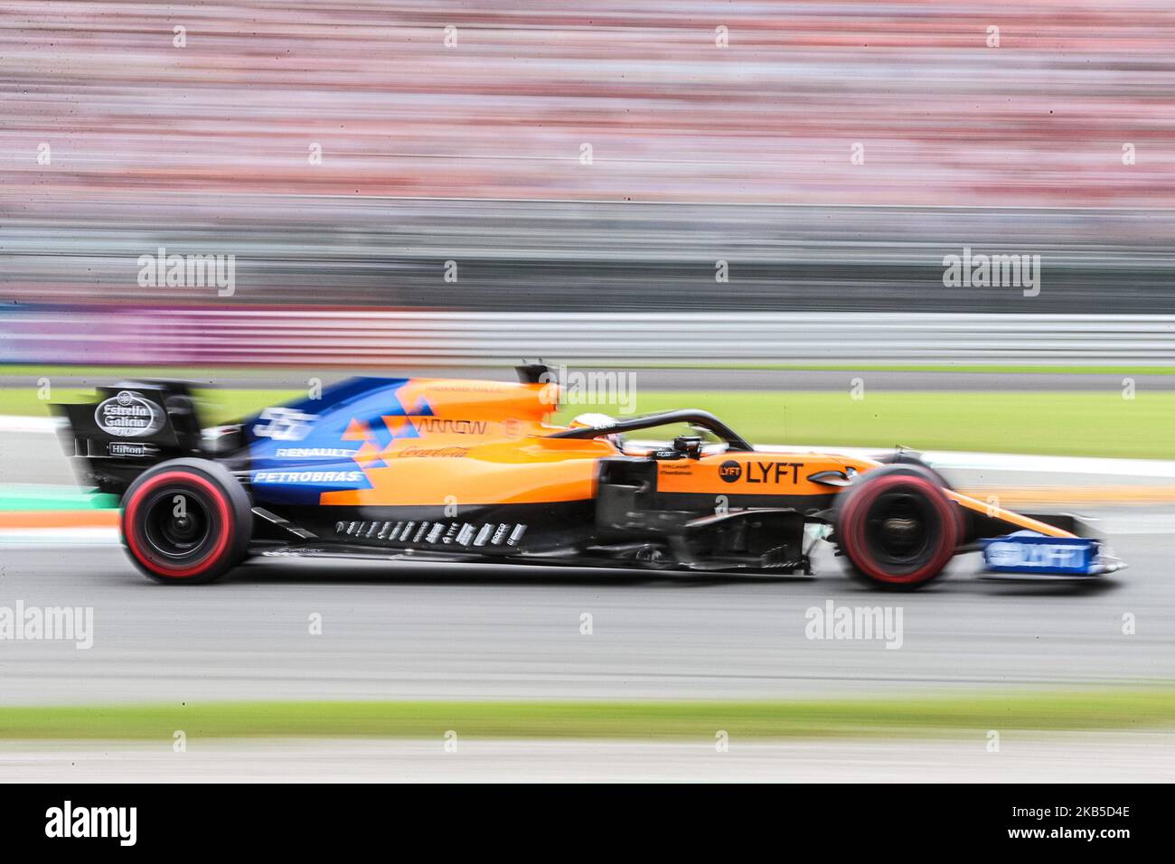 Carlos sainz jr driving the 55 mclaren f1 team hi-res stock photography ...