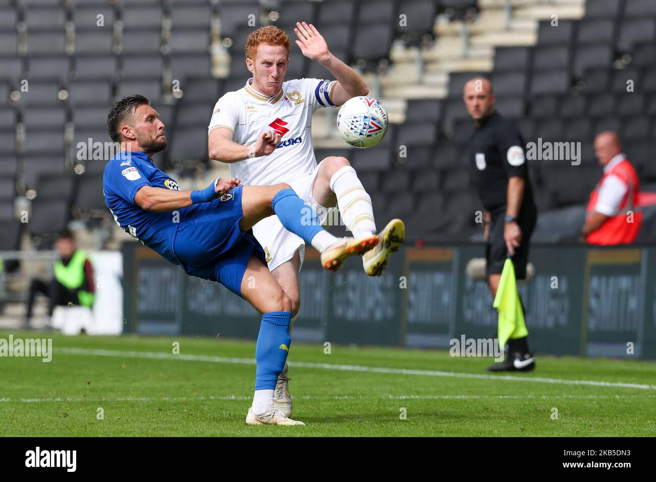 Afc wimbledons luke oneill hi-res stock photography and images - Alamy