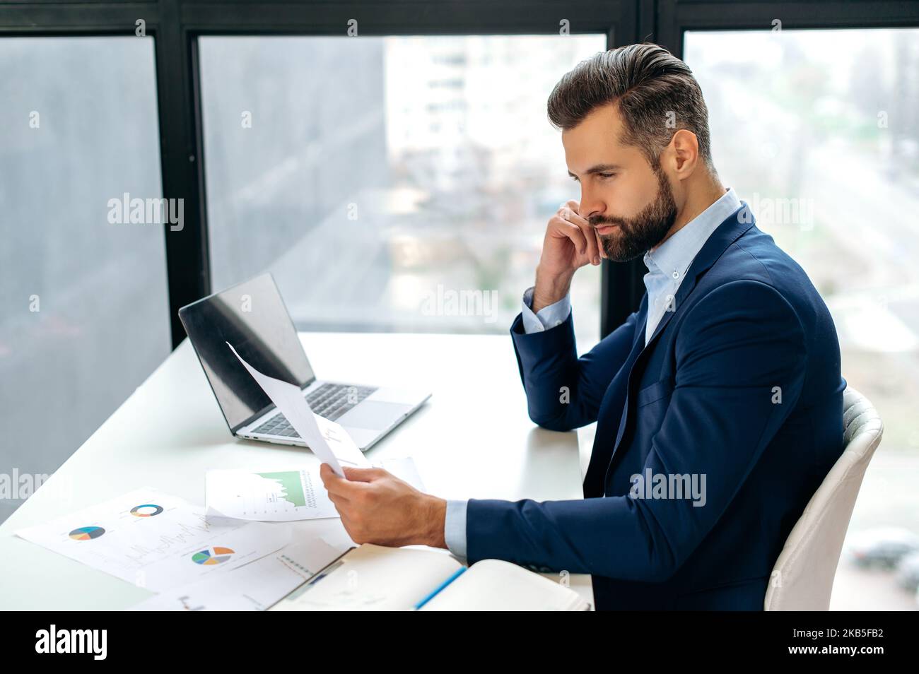 Zworkplace hi-res stock photography and images - Alamy
