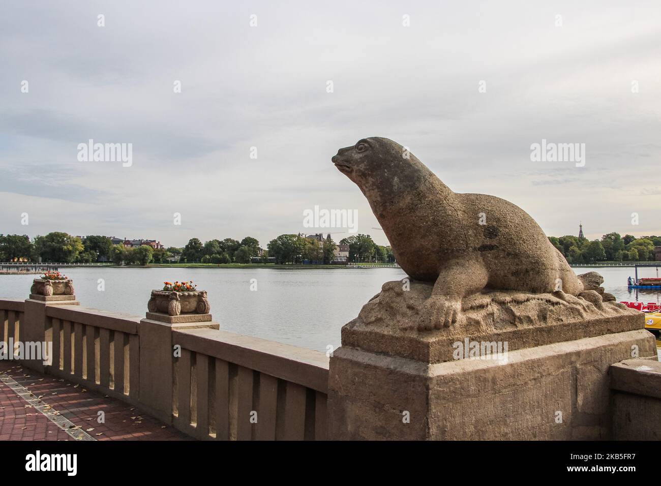 Medieval fish pond hi-res stock photography and images - Alamy