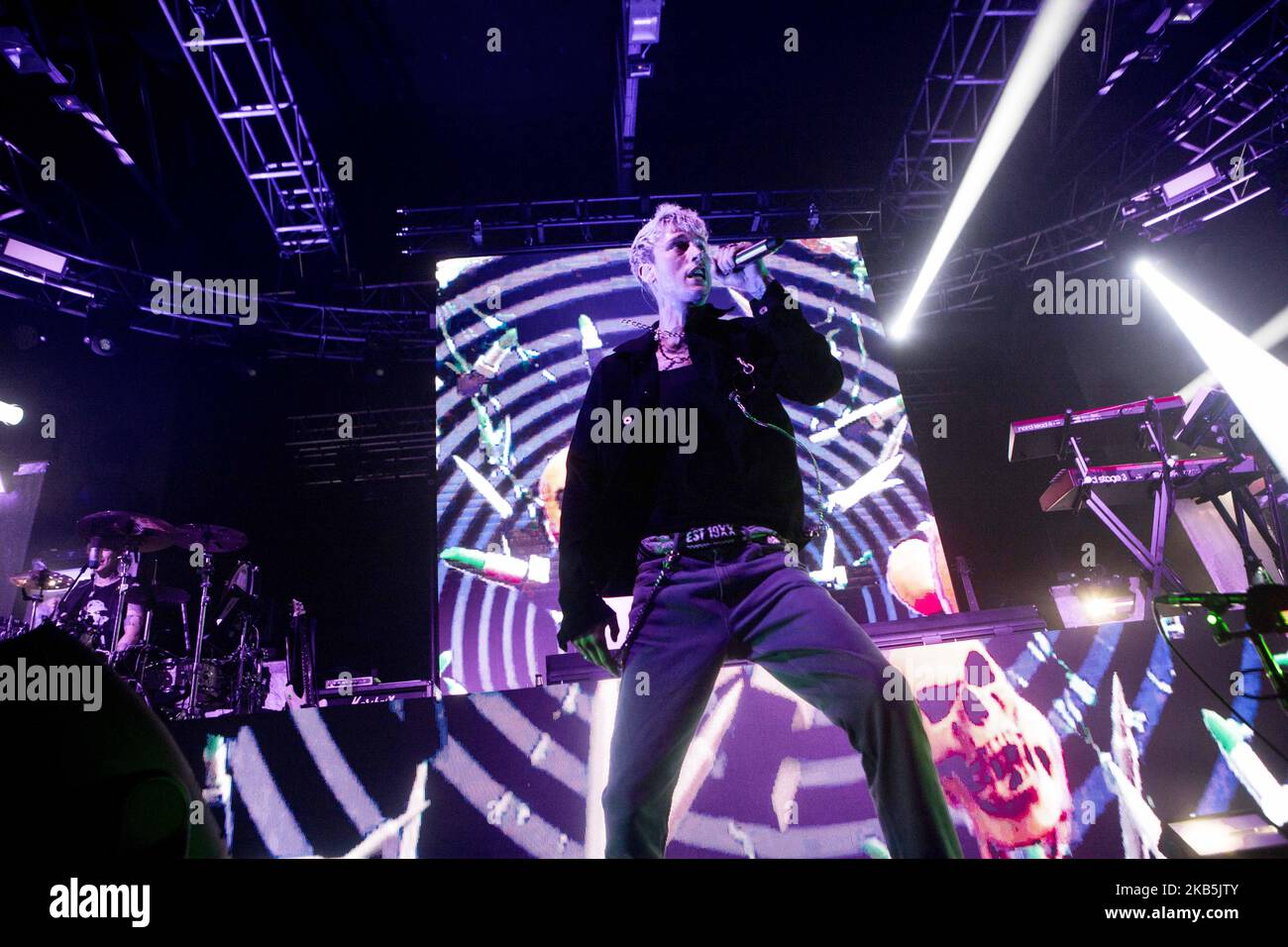 Machine gun kelly fabrique milano hi-res stock photography and images ...
