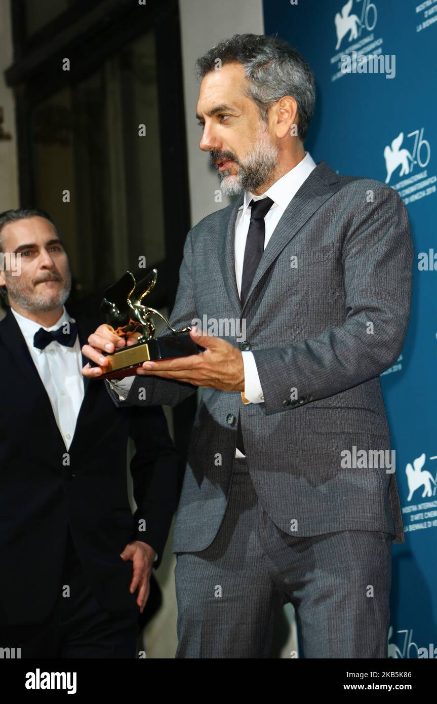 Joker joaquin phoenix hi-res stock photography and images - Alamy