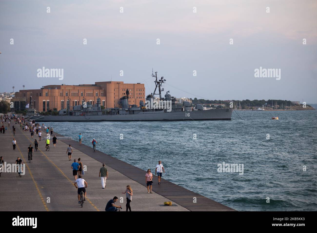 Uss charrette dd5 hi-res stock photography and images - Alamy