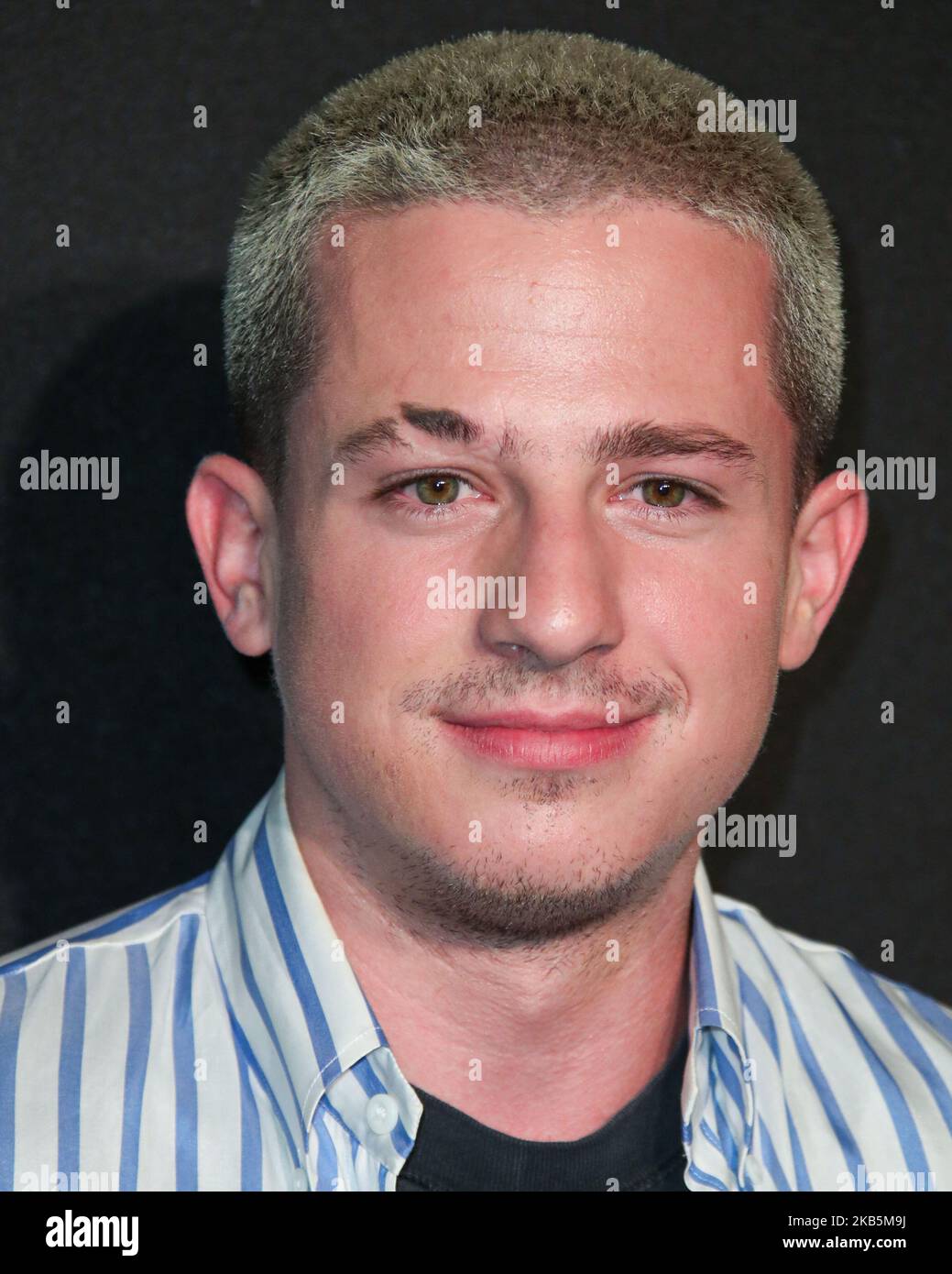 Charlie puth red carpet hi-res stock photography and images - Alamy