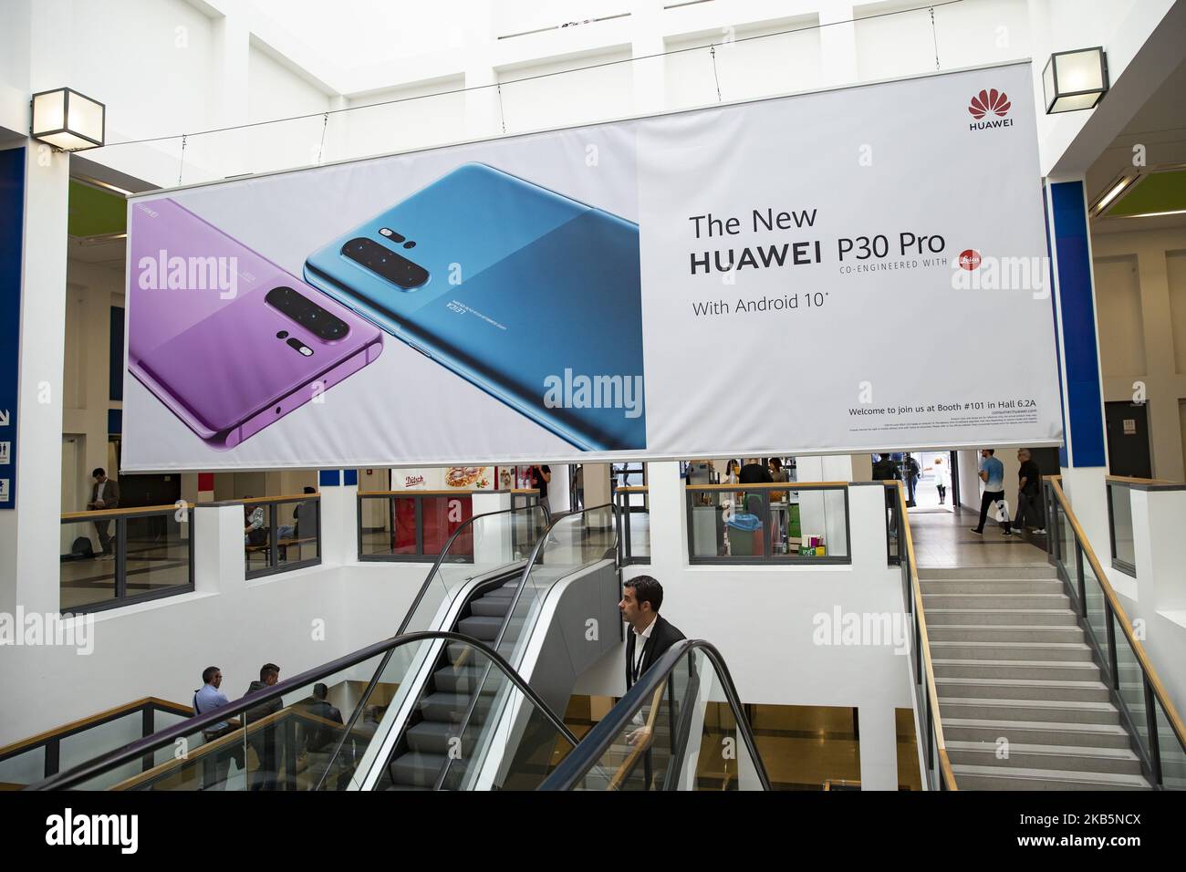 Huawei boot hi-res stock photography and images - Alamy