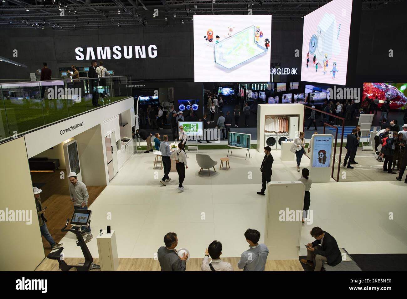 Samsung boot hi-res stock photography and images - Alamy