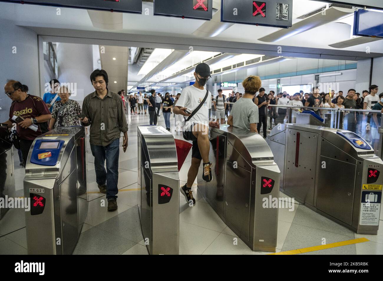 Ifc mall hong kong station hi-res stock photography and images - Alamy