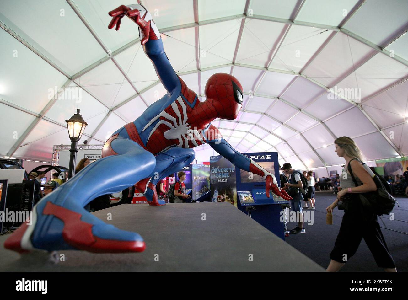 Spider man cosplayer hi-res stock photography and images - Alamy
