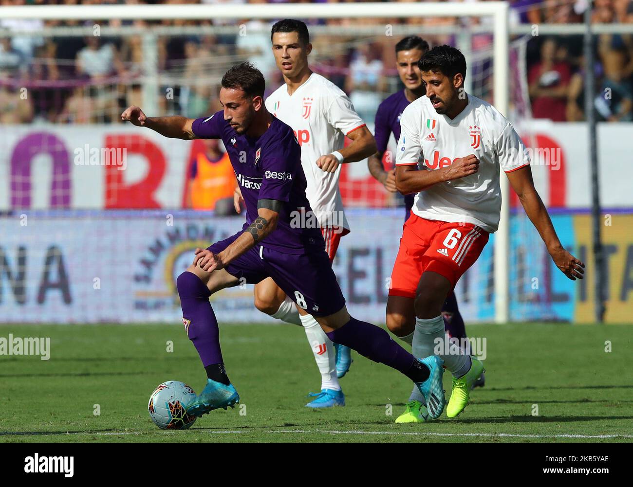 Gaetano Castrovilli of Fiorentina and Sami Khedira of Juventus during ...
