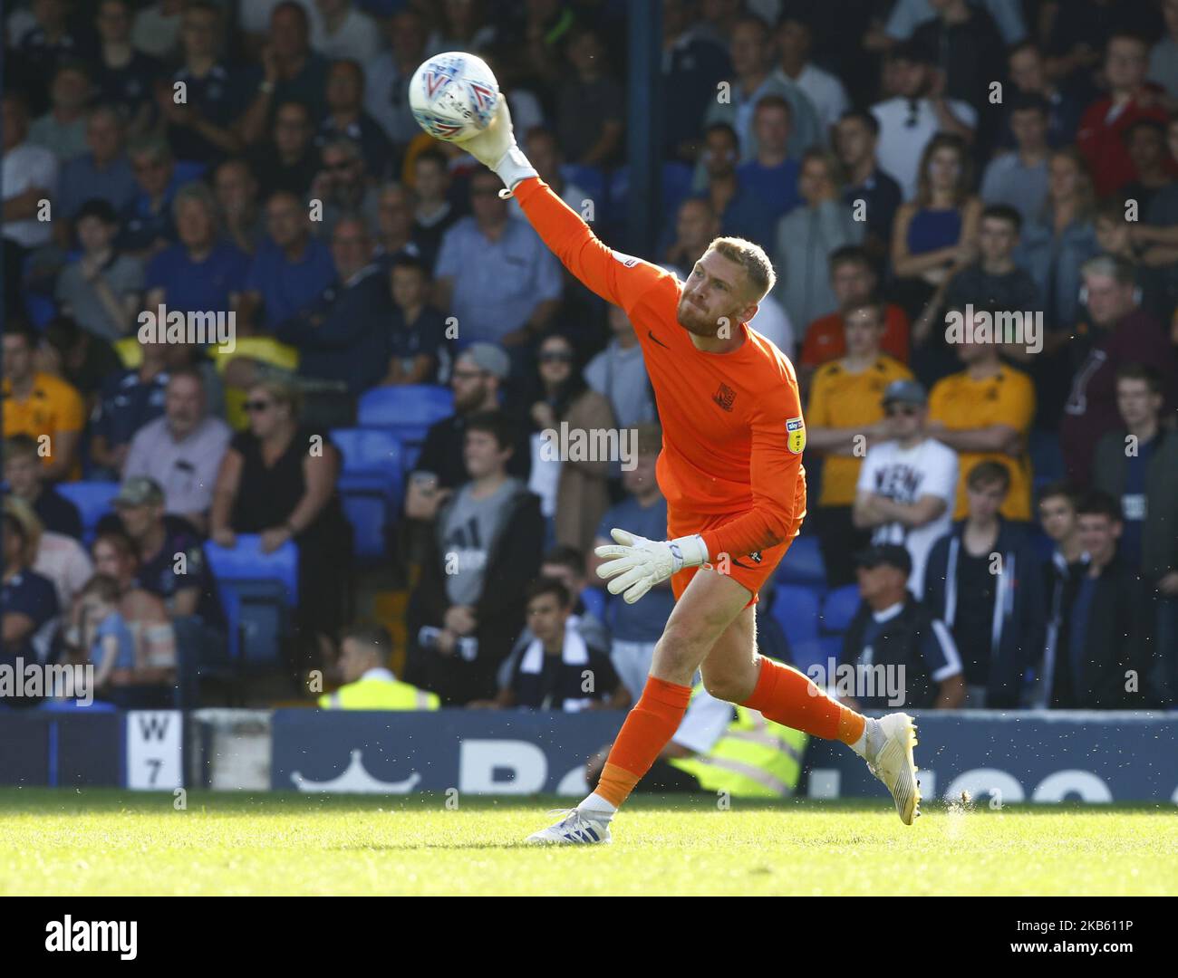 Mark Oxley of Southend United during English Sky Bet League One between ...