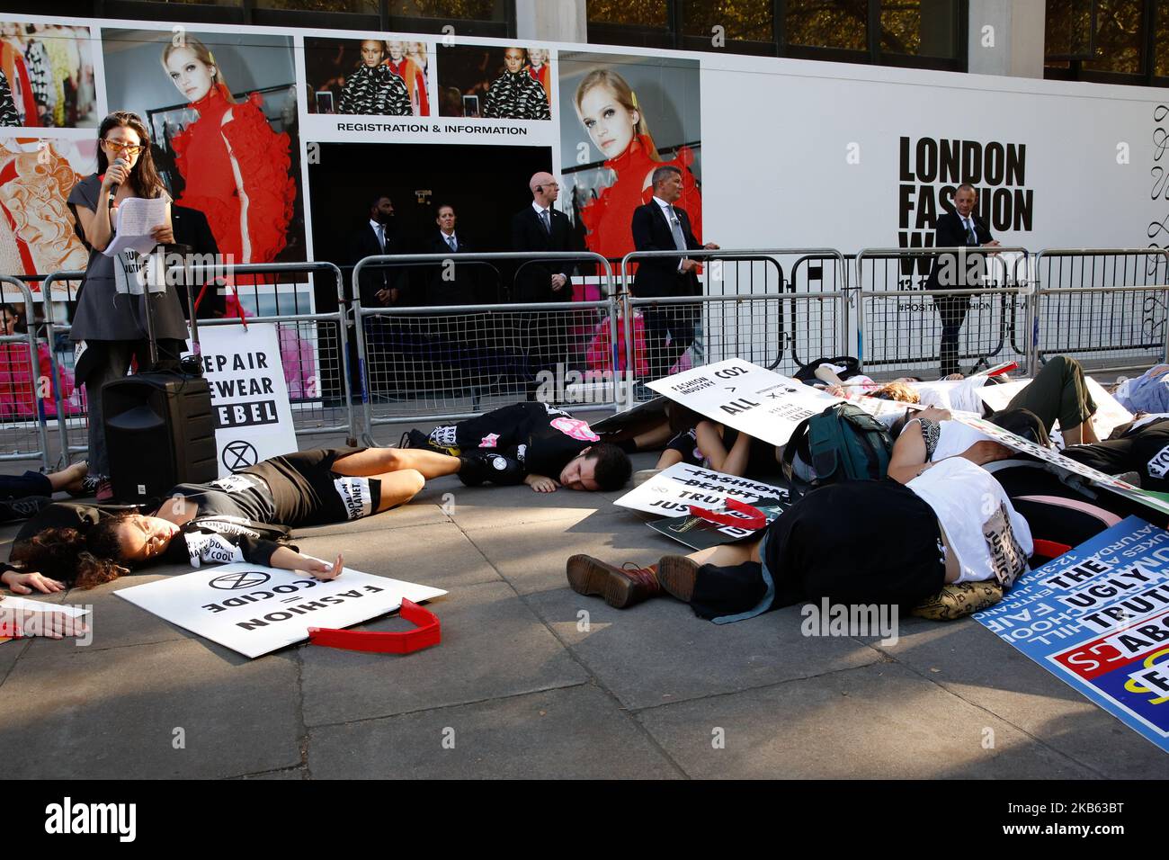 Extension Rebellion protest against unsustainability and consumerism in ...
