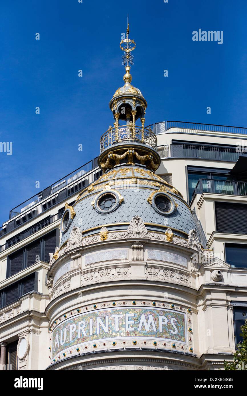 Parisien spring hi-res stock photography and images - Alamy