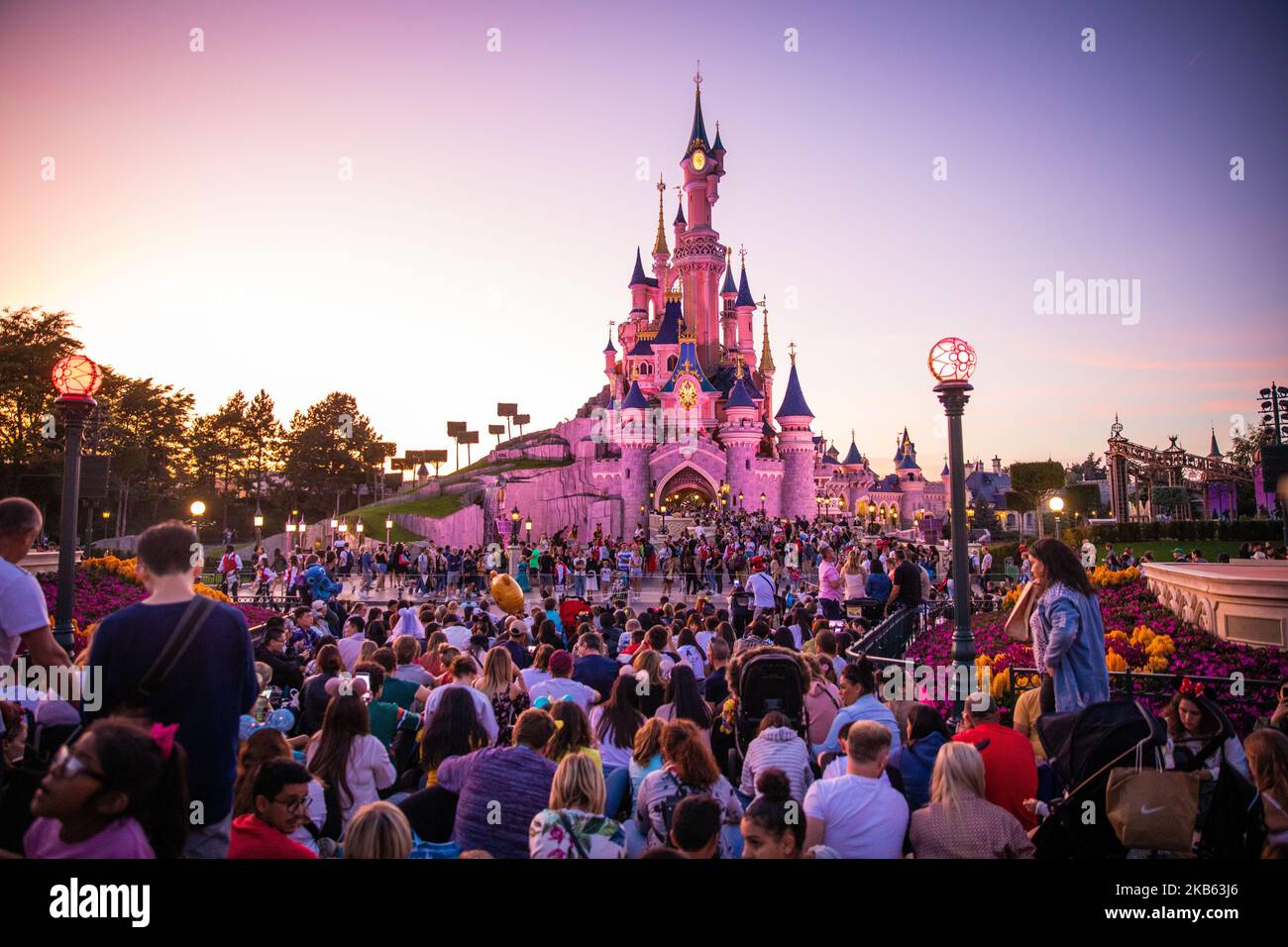 Eurodisney opening hi-res stock photography and images - Alamy