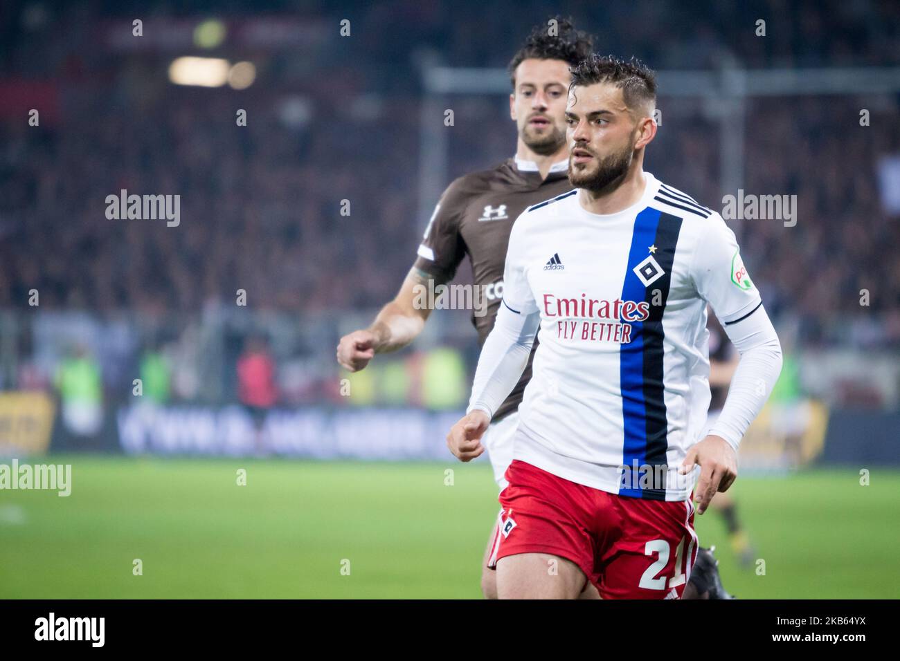 Tim Leibold Hamburger SV looks on during the second Bundesliga match ...