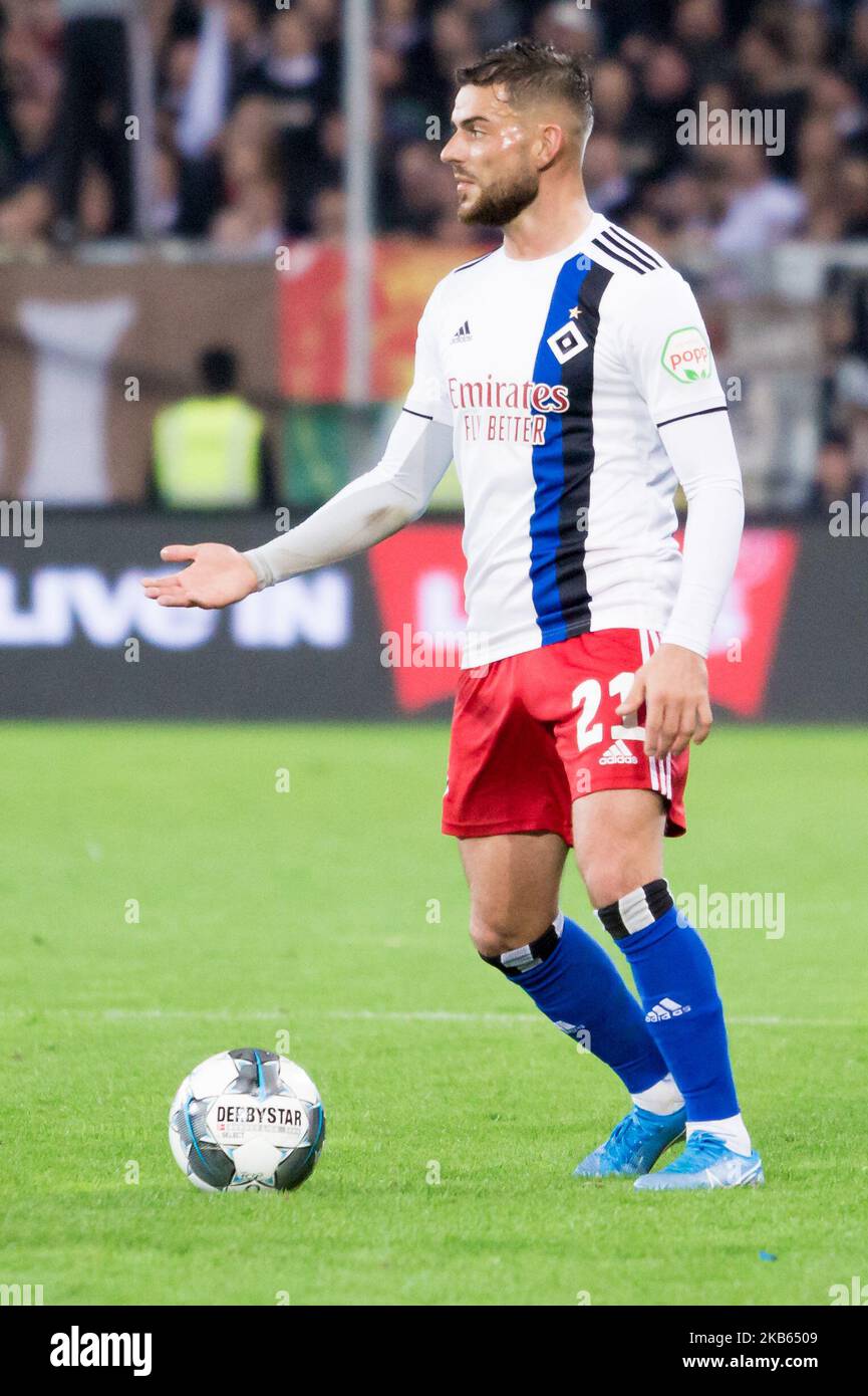 Tim Leibold Hamburger SV controls the ball during the second Bundesliga ...