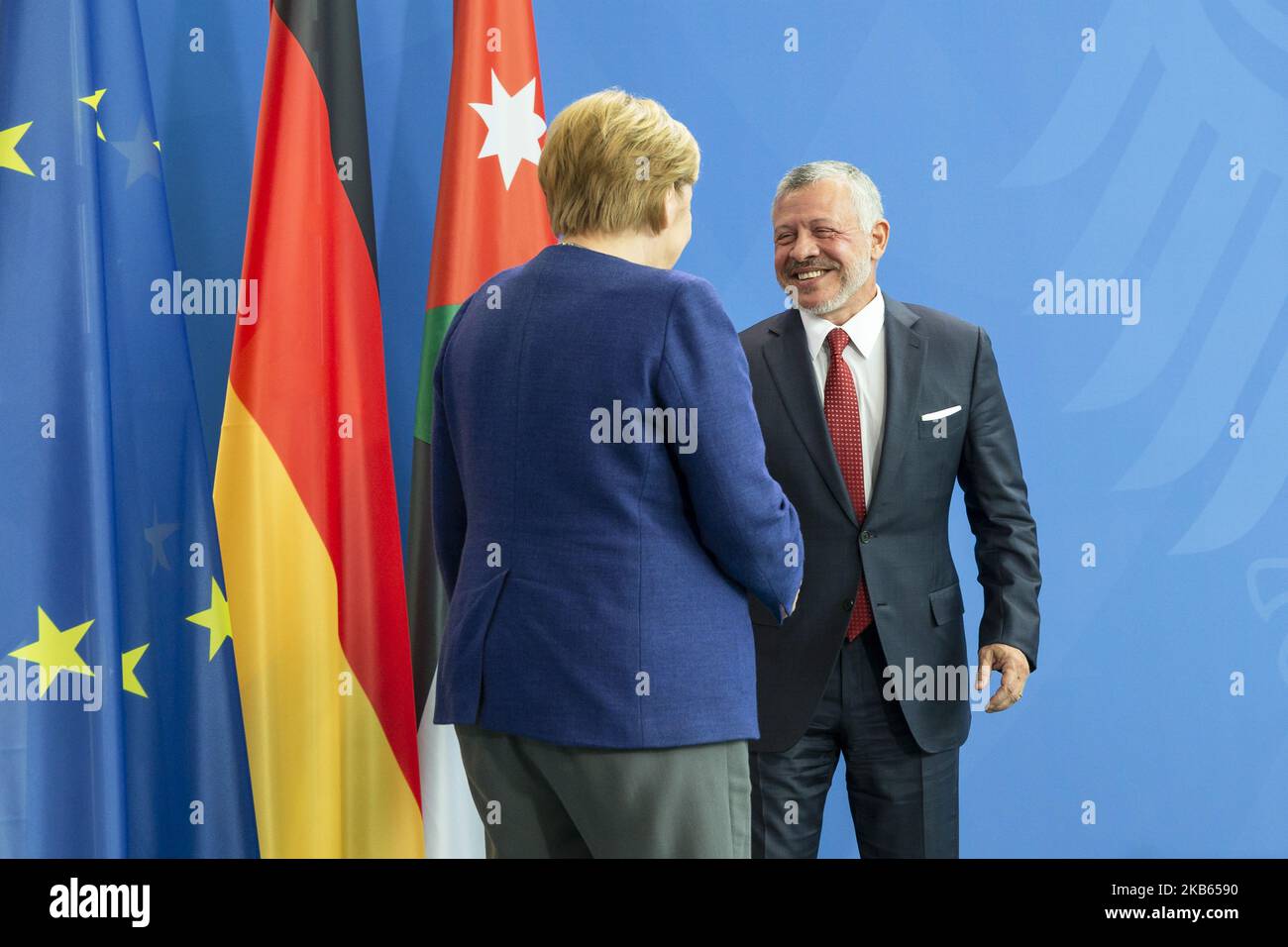 King abdullah ii jordan hands hi-res stock photography and images - Alamy