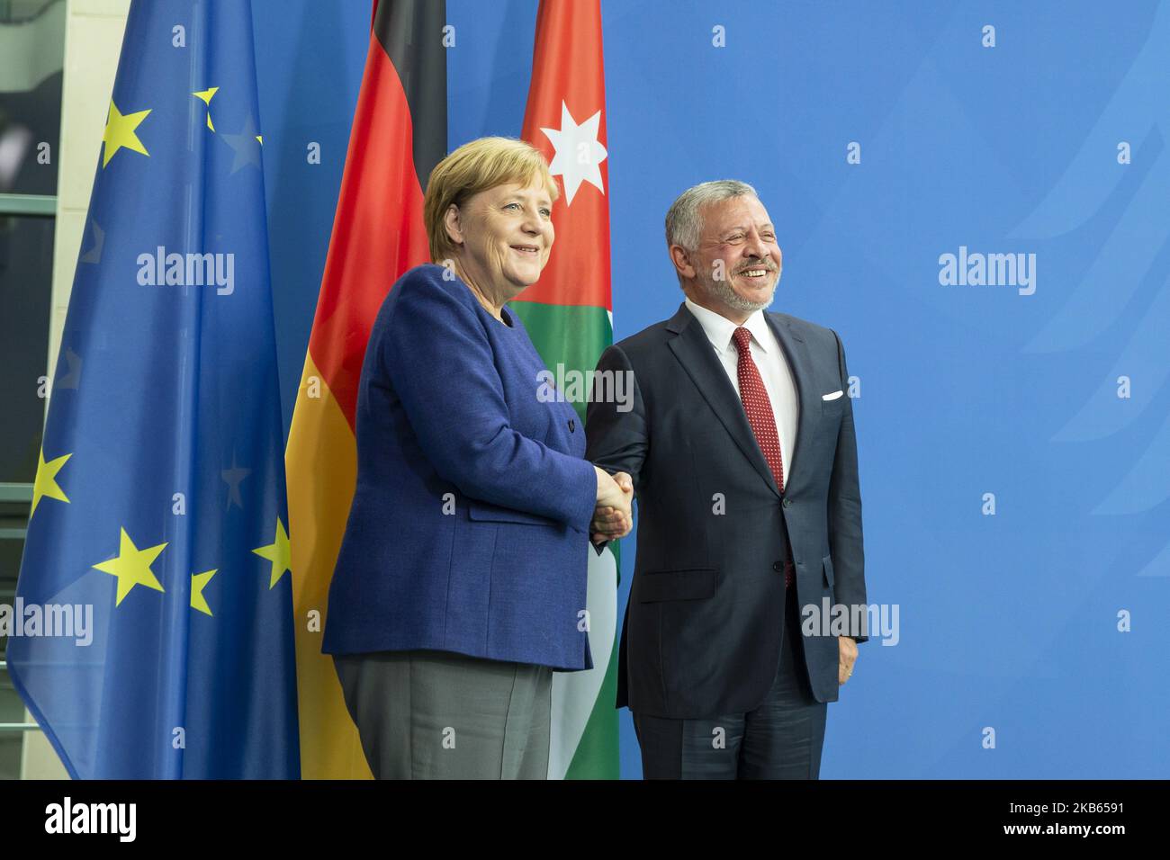 King abdullah ii jordan hands hi-res stock photography and images - Alamy
