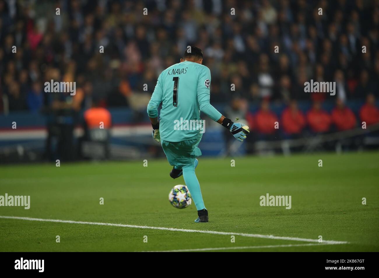 1 Costa Rica goalkeeper Keylor Navas, born in 1986, Paris Saint German ...