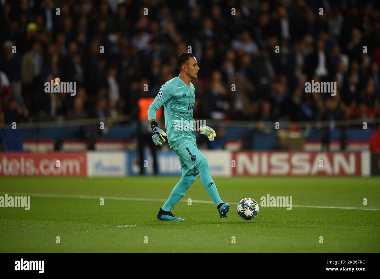 1 Costa Rica goalkeeper Keylor Navas, born in 1986, Paris Saint German ...